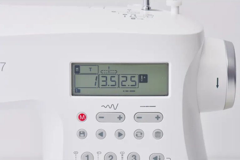 Singer Elite CE677 Review: 200 Stitches, Easy Threading